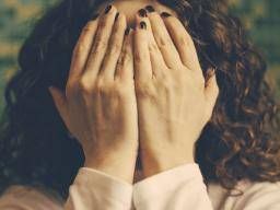 How to stop blushing: 12 steps to get rid of it