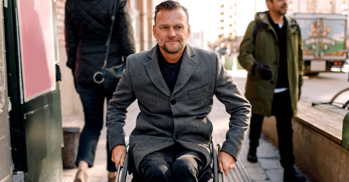 Paralysis: Types, symptoms, and treatment