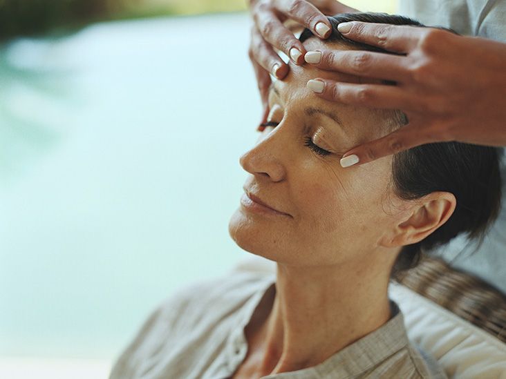 Sinus massage: Techniques for pain relief, drainage, and more