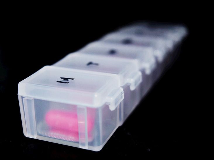 SSRI vs. SNRI: Differences, how they work, and side effects