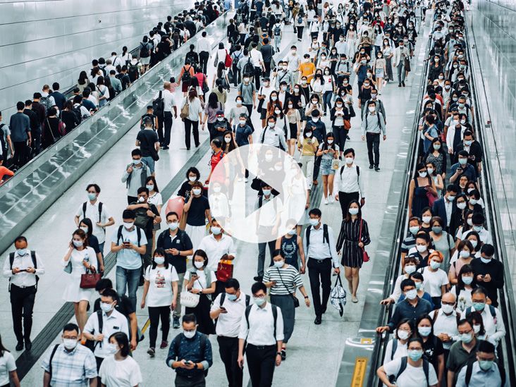 How the COVID-19 pandemic affected the world in the past year?