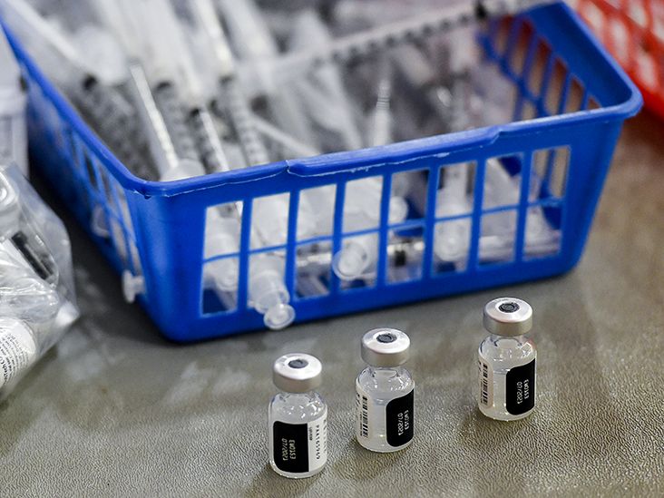 Pfizer COVID-19 vaccine: What to know about the side effects