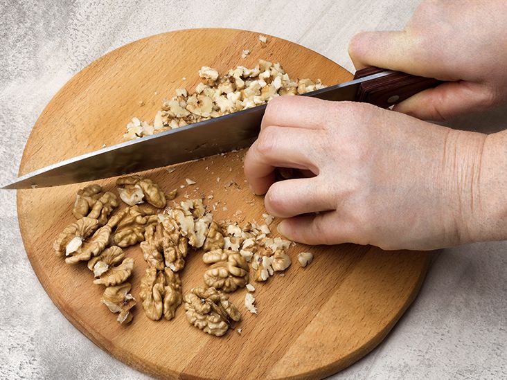 Raw vs. roasted nuts: Which is healthier?