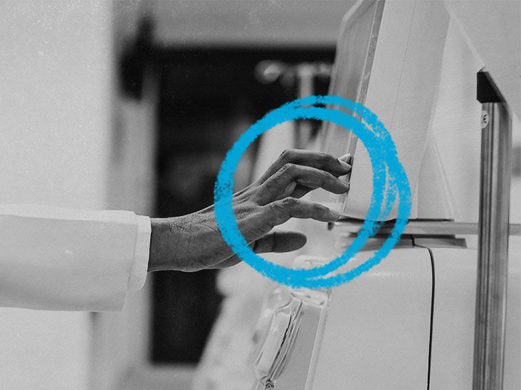 Ovarian cancer bleeding: Causation and other symptoms