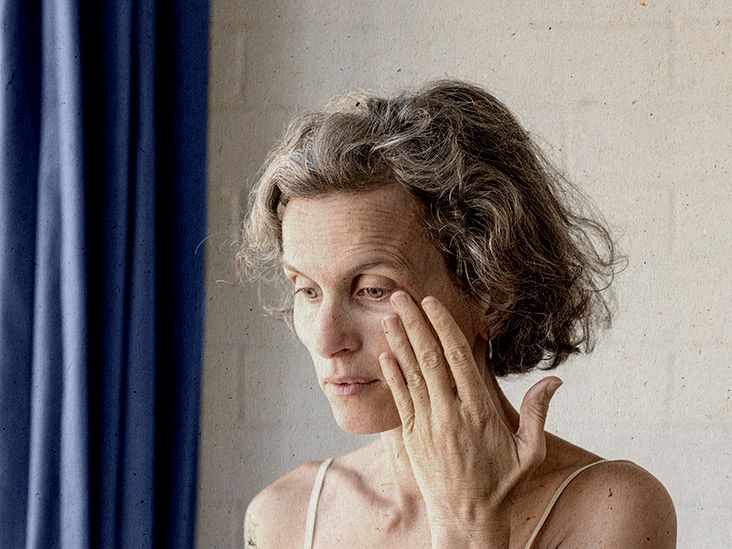 What's the link between dry eye and menopause?