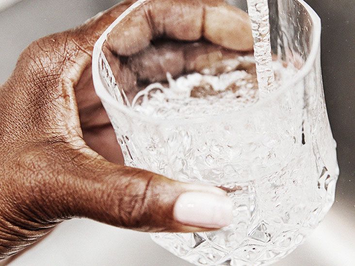 What metabolic disorders cause bad breath?