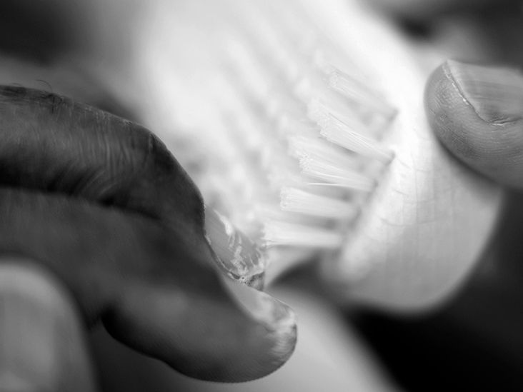 Cleaning under nails: Fingernail and toenail hygiene