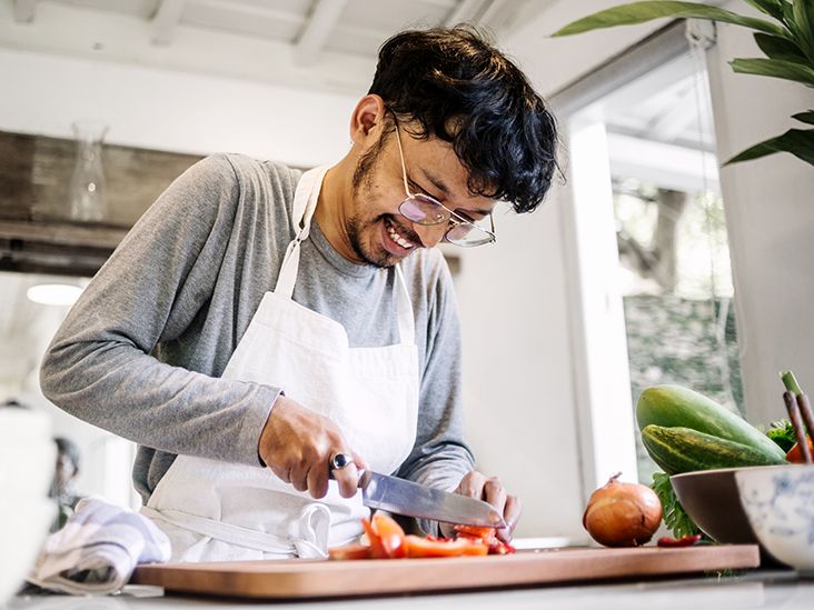 Which foods help with dry eye syndrome?