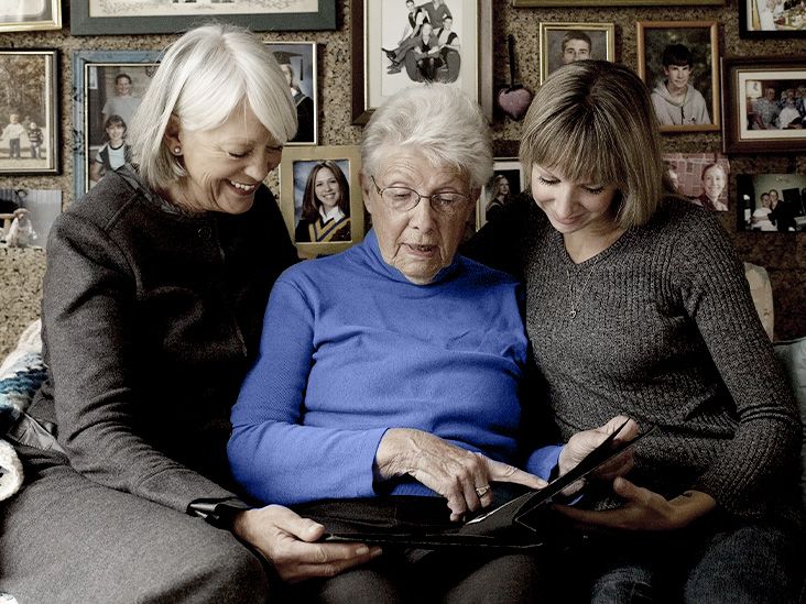 30 best activities for someone with dementia