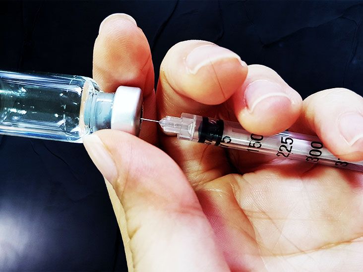Injections to treat psoriasis: Types, benefits, and risks