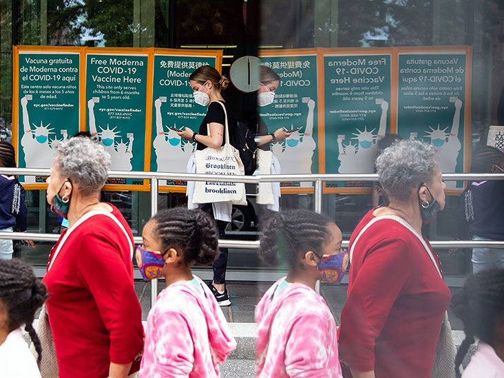 Flu shot and Omicron COVID-19 booster: What to know about doubling up