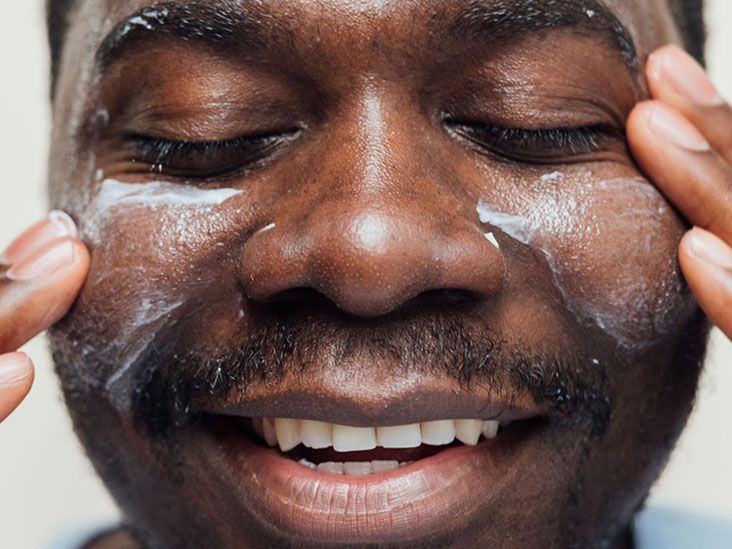 Antioxidants for skin: Benefits, drawbacks, and sources