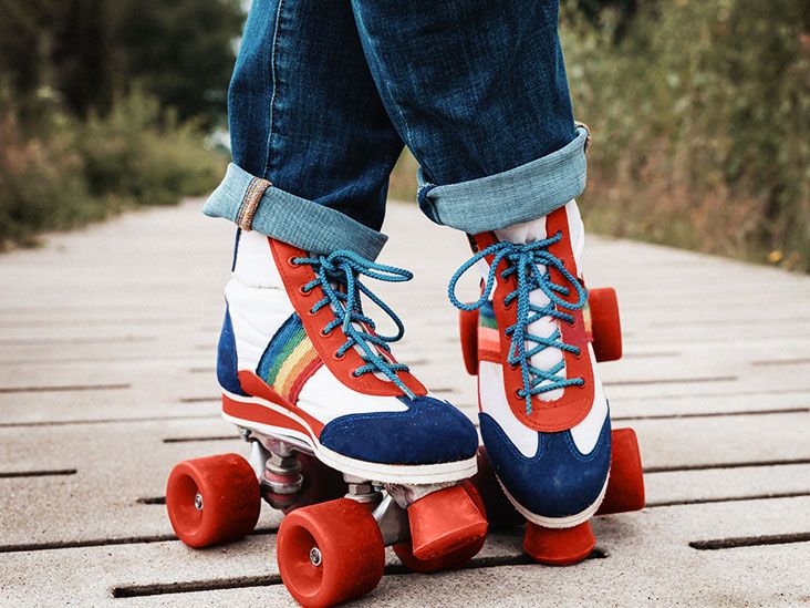 What are the treatment options for sinus tarsi syndrome?