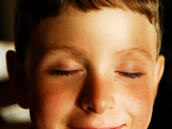 Blinking exercises for dry eyes: How to do them and alternatives