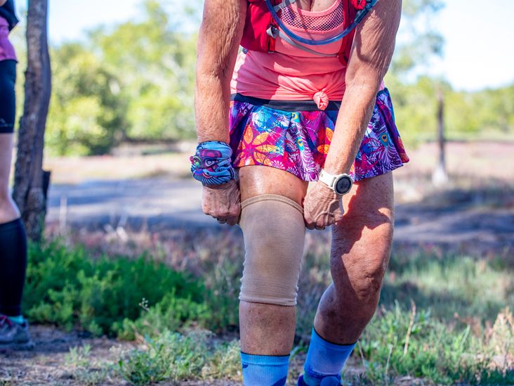 Bilateral knee osteoarthritis: Symptoms, diagnosis, and outlook