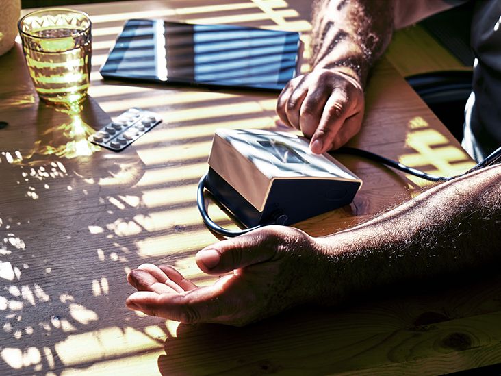 Aortic thrombosis: Symptoms, treatment, and outlook