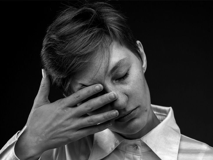 How to reduce eye swelling from allergies: A guide