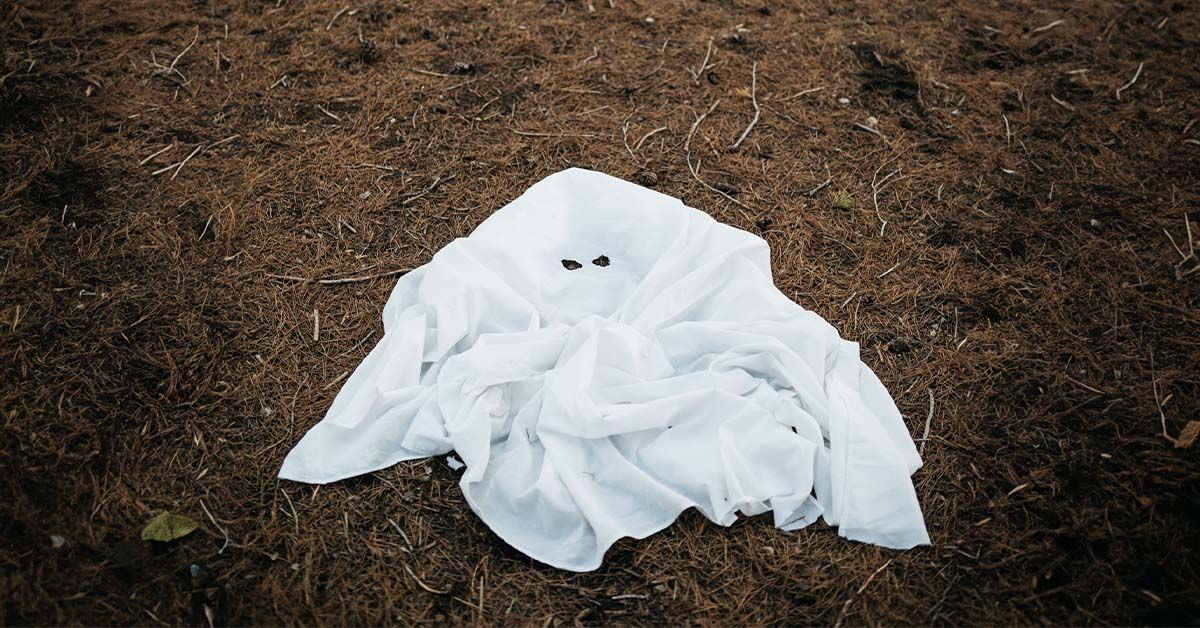 Phasmophobia (fear of ghosts): Symptoms, causes, and treatment