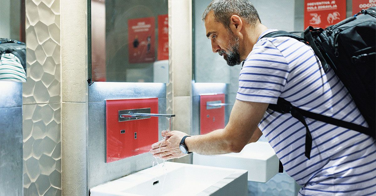 Ulcerative colitis away from home: 7 essential tools