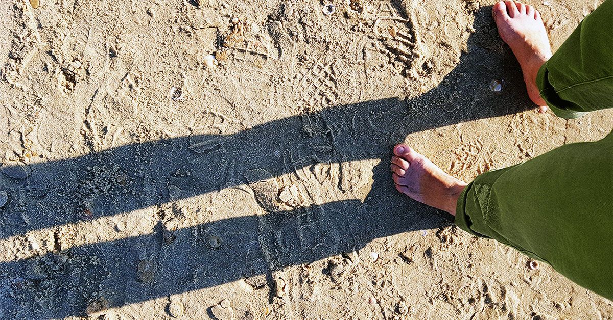 Gigantism: Symptoms, outlook, and treatment