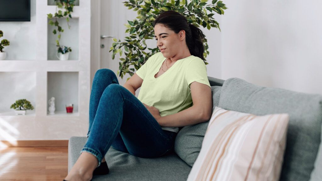 Tight stomach or abdomen: Causes and treatments