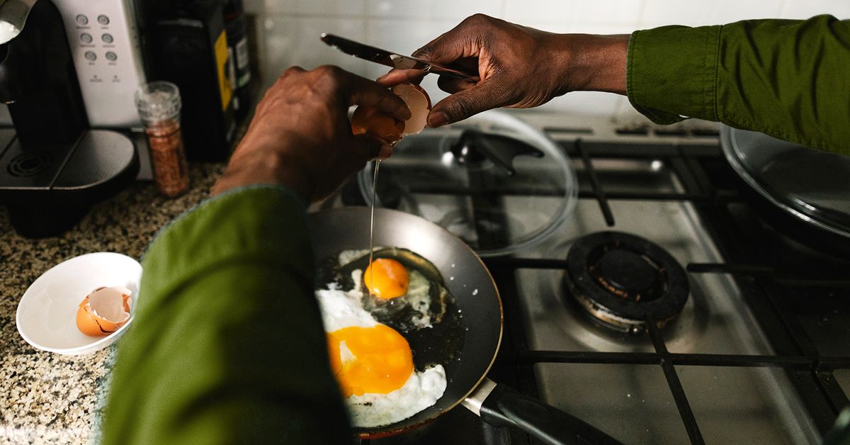 Egg intolerance: Symptoms, diagnosis, treatment, and more