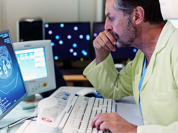 Diverticulitis and colon cancer: Symptoms, causes, and more