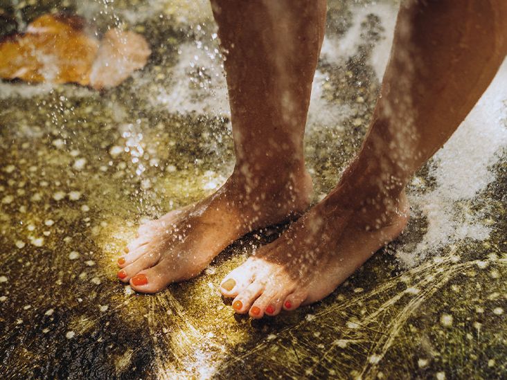 Yellow feet: 6 potential causes