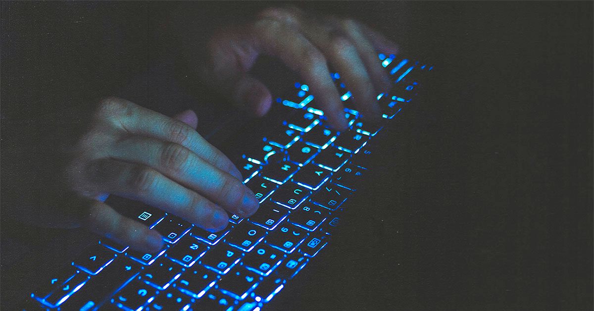 Right hand numbness: Causes and when to contact a doctor