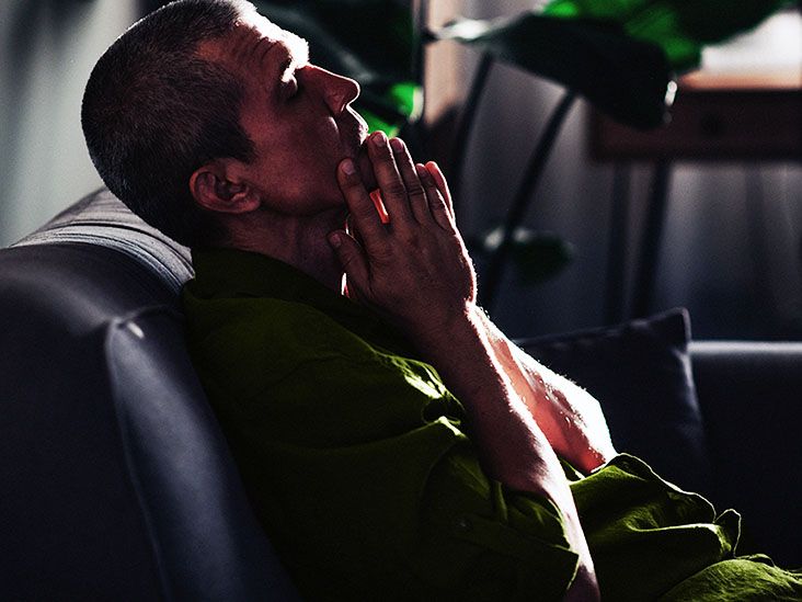 Graves' disease: Symptoms, treatment, and causes