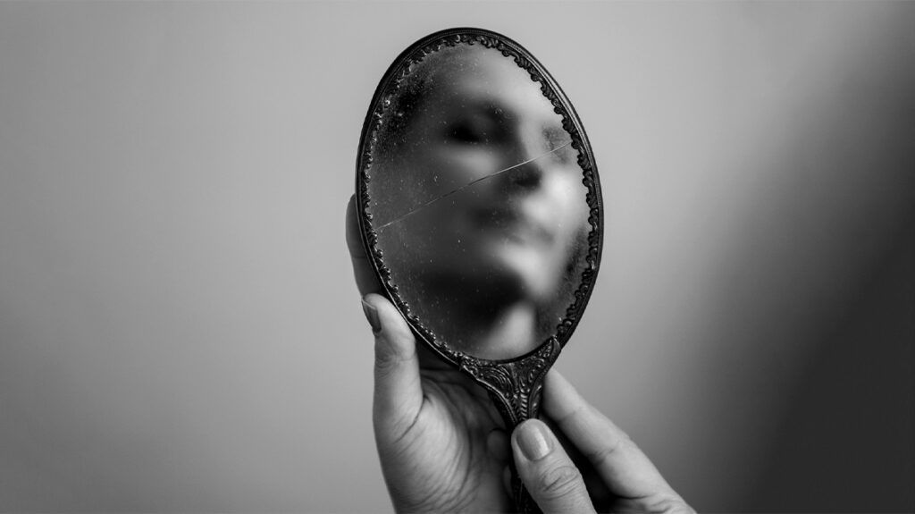 Sociopath vs. narcissist: Definition, differences, and traits