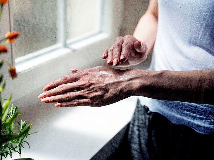 What causes itching in liver disease and how to treat it