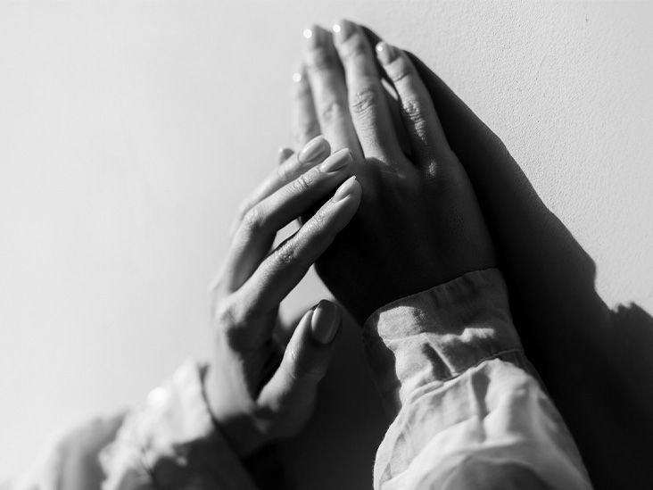 HIV nails: Common symptoms and what they mean