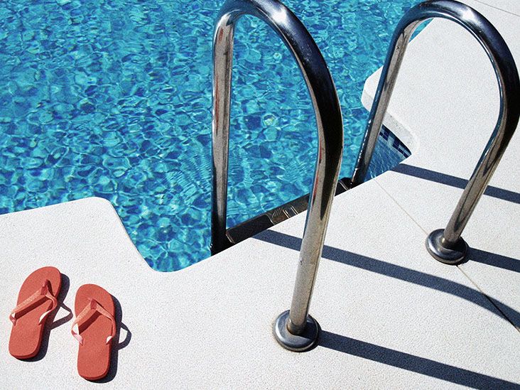 Skin peeling between toes: Causes and treatment