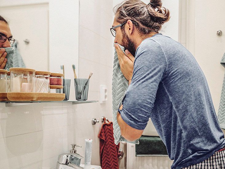 How to safely extract blackheads