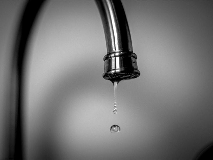Can anal leakage be a sign of cancer?