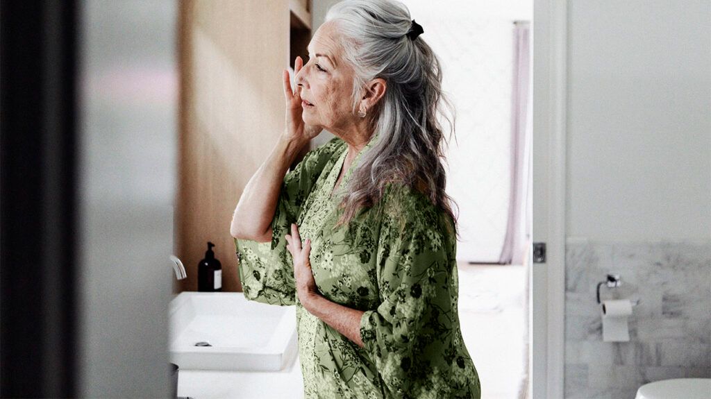 Eye drops after cataract surgery: Benefits and how to use