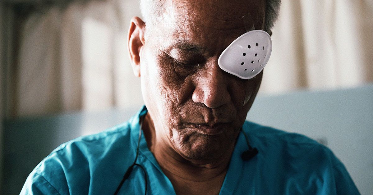 Medicare and cataract surgery: What type of lens is covered?