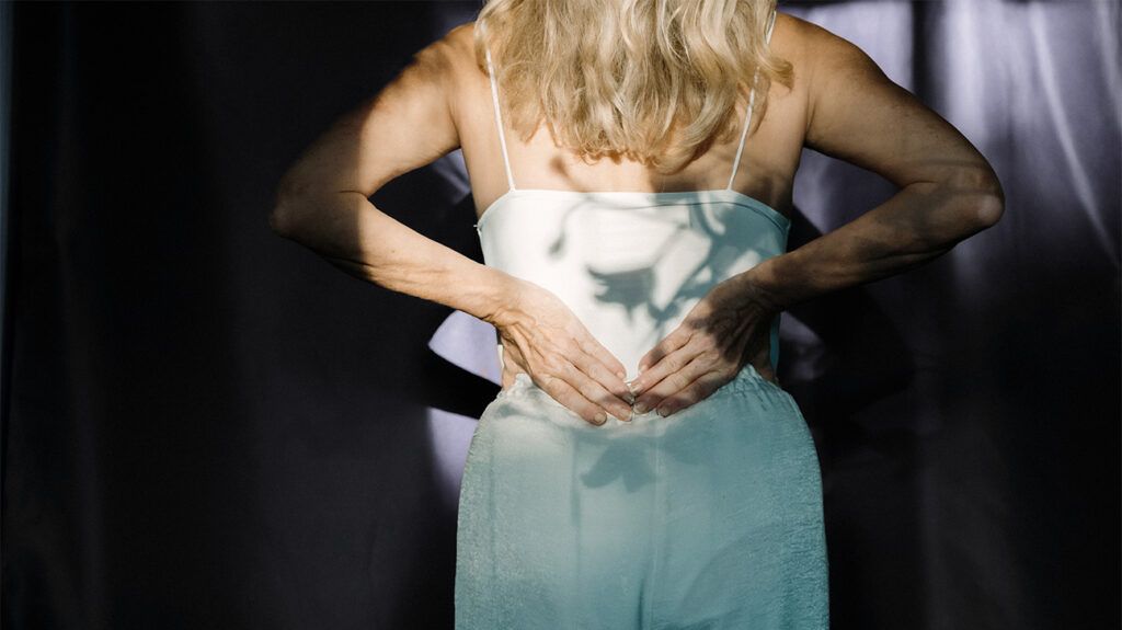 Can a UTI cause back pain? Symptoms and treatment