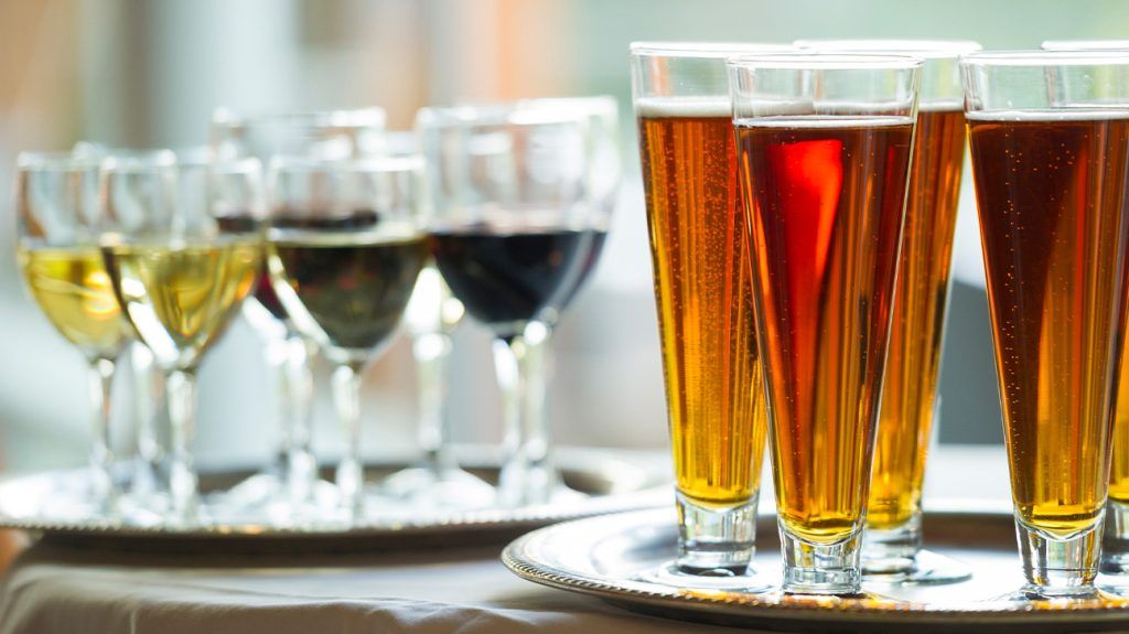 Alzheimer's: Study suggests heavy drinking may speed up brain aging