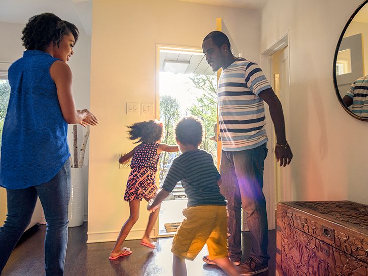 Free-Range Parenting: The Pros and Cons | Psych Central