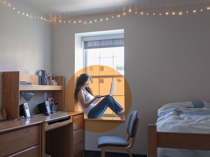 Feeling Lonely in College: Why It Happens and More I Psych Central